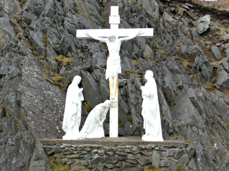 7 Reasons to Visit Ireland's Dingle Peninsula | One Trip at a Time